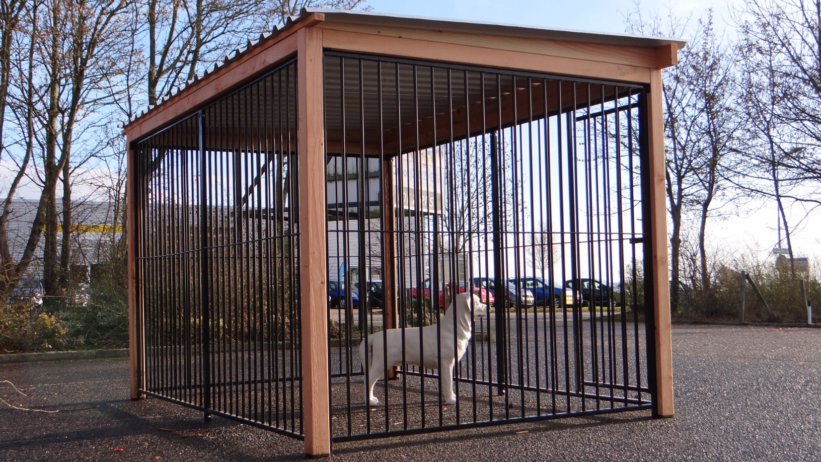 Hondenren FLINQ | zwarte spijlen & douglas hout