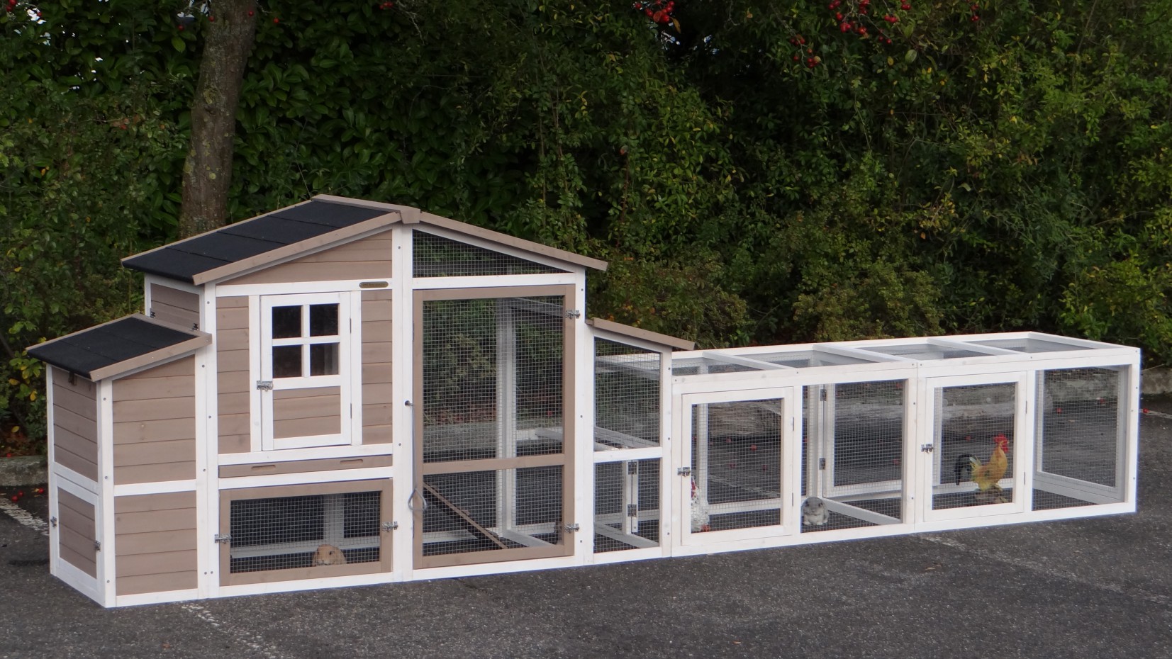 Konijnenhok Leah met nestkast en grote ren