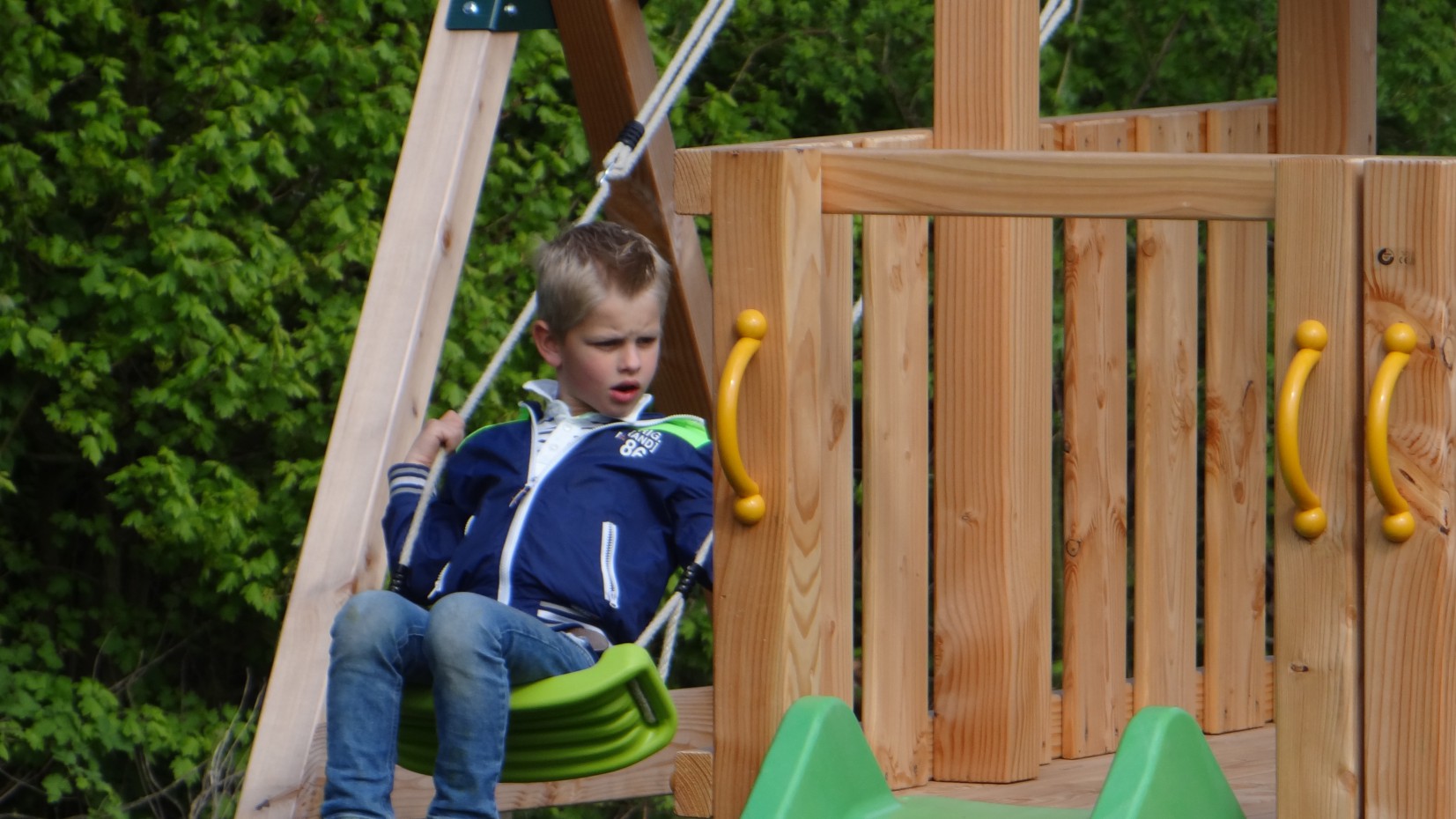 Speeltoestel Pagoda laag Douglas met schommels en glijbaan